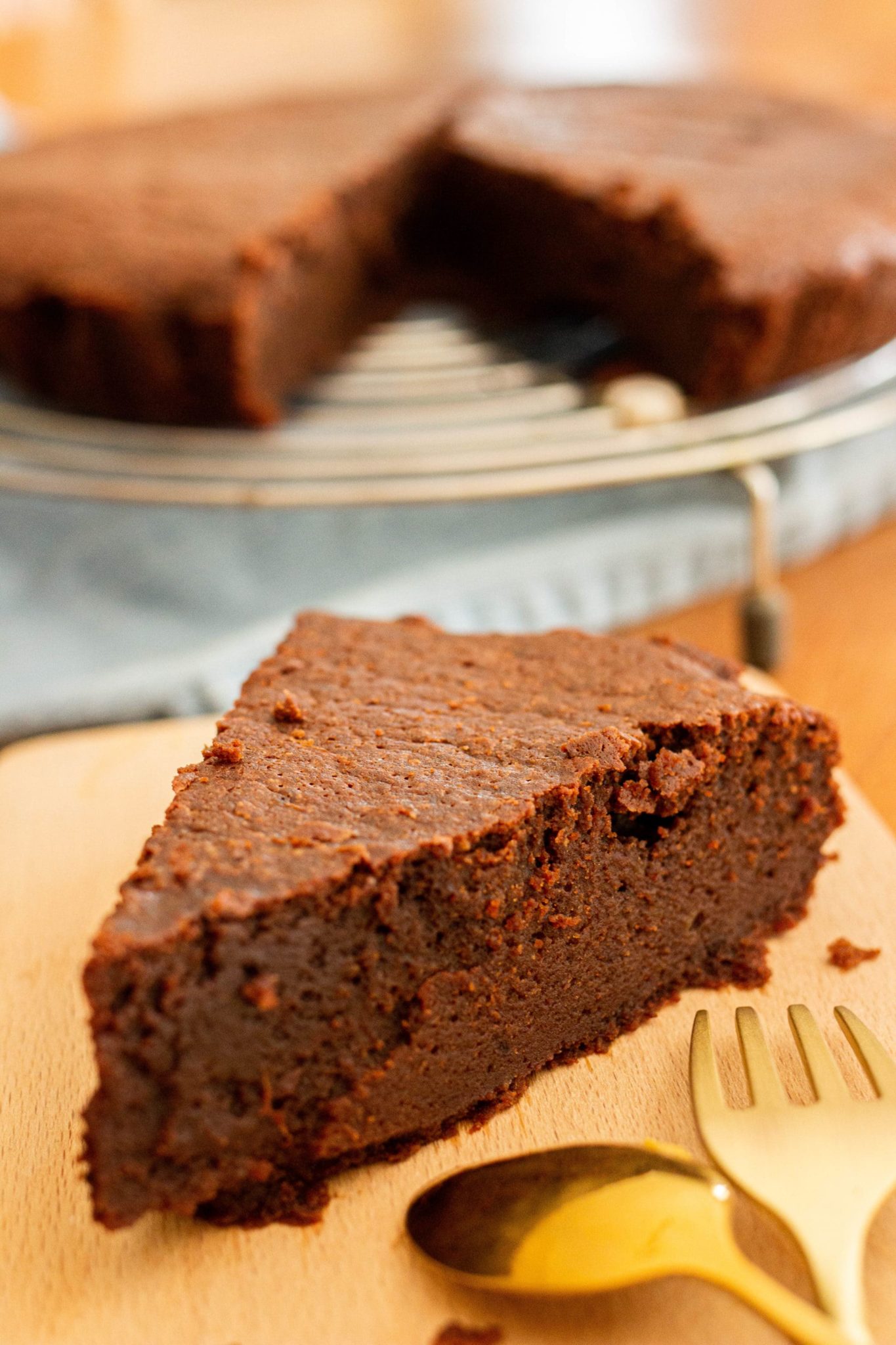 Le meilleur gâteau au chocolat moelleux du monde (recette facile)